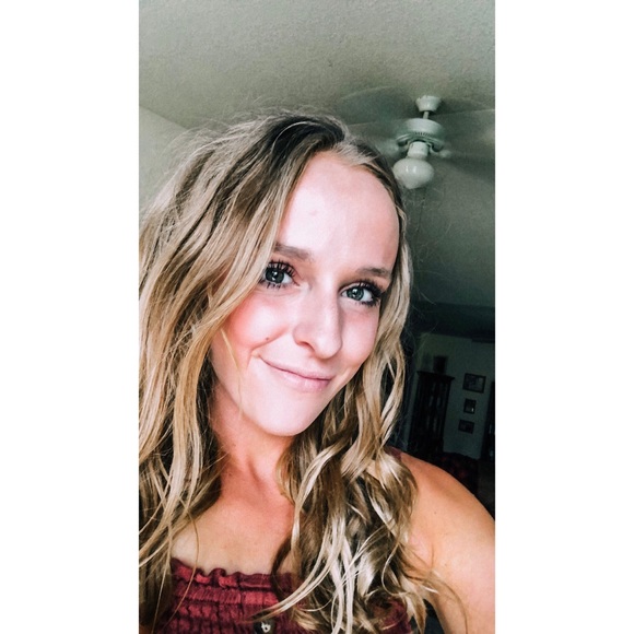 Molly's Closet (@mollymccreary10) | Poshmark